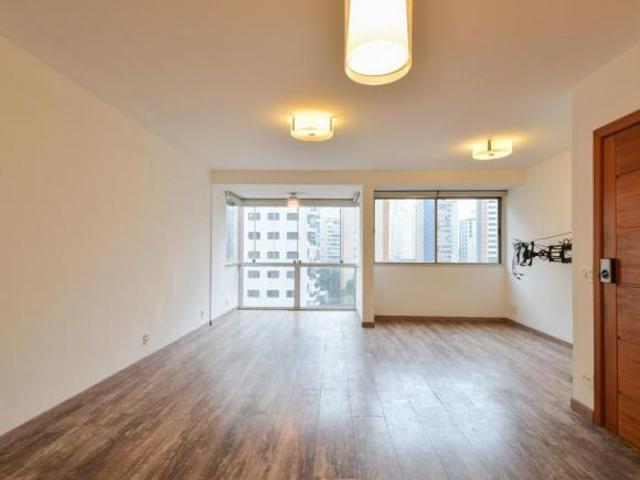 Apartamento tipo para venda em Moema com 4 quartos, sendo 1 suíte, 143m²