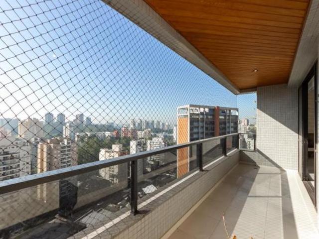 Apartamento tipo para venda em Vila Andrade com 4 quartos, sendo 1 suíte, 190m²