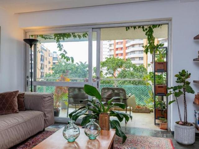 Apartamento tipo para venda em Vila Andrade com 4 quartos, sendo 1 suíte, 222m²