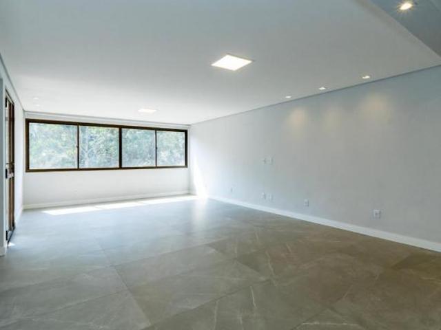 Apartamento tipo para venda em Vila Andrade com 4 quartos, sendo 2 suítes, 203m²