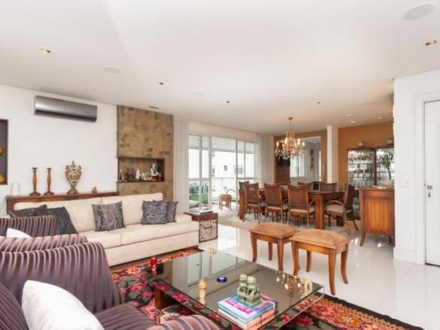 Apartamento tipo para venda em Vila Andrade com 3 quartos, sendo 3 suítes, 260m²