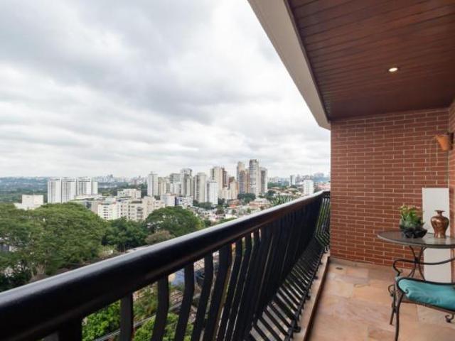 Apartamento tipo para venda em Vila Madalena com 3 quartos, sendo 3 suítes, 129m²