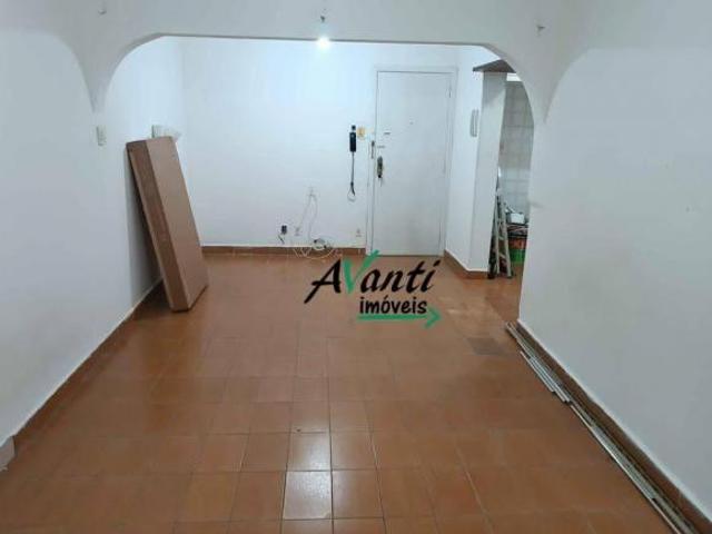 Apartamento tipo sala living à venda, na quadra da praia do Embaré Santos