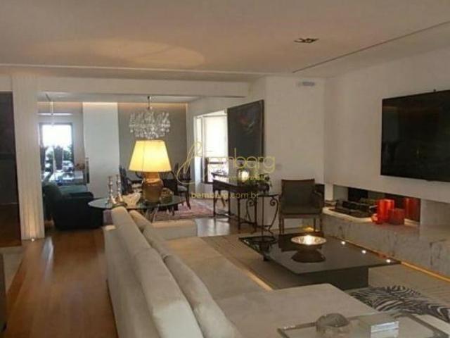 Apartamento tipo você no Morumbi. 250 m² de área útil