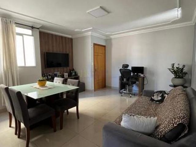 APARTAMENTO TIPO