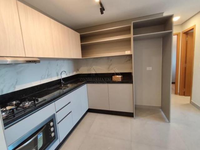 Apartamento todo mobiliado com 2 dormitórios, saca