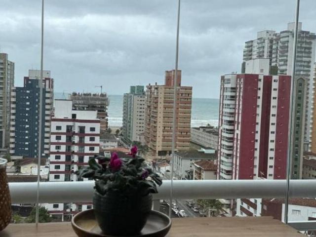 Apartamento todo mobiliado e Planejado com 2 quartos, varanda gourmet com churrasqueira a carvão em