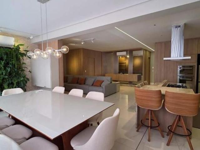 Apartamento todo automatizado, com 3 suítes e porteira fechada