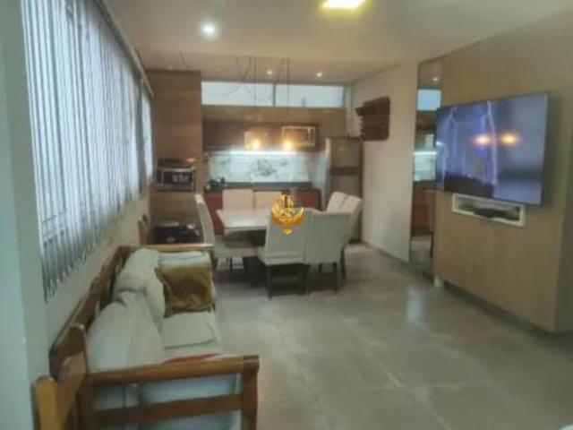 Apartamento todo em porcelanato ! Móveis planejados !