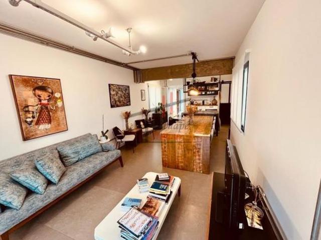 Apartamento todo reformado 02 suites