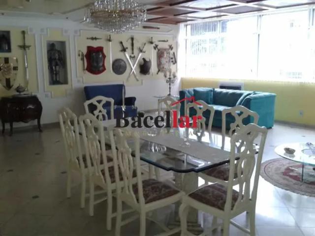 Apartamento todo reformado 3 quartos 215 mts