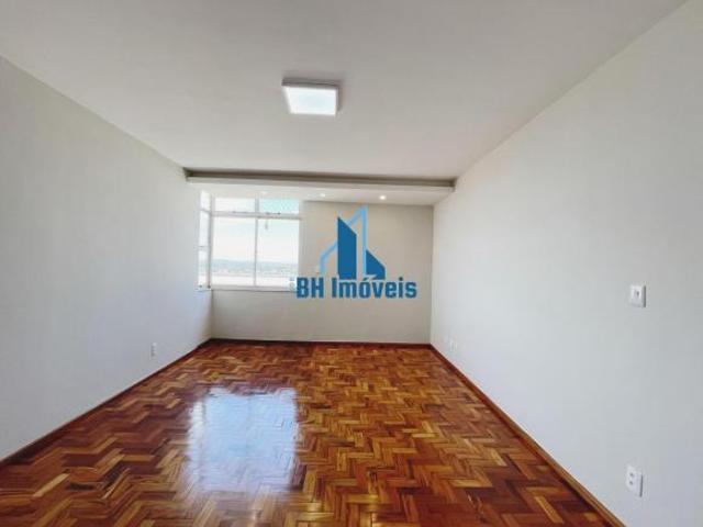 Apartamento todo reformado de 3 quartos com suíte 2 vagas no bairro Ouro Preto Belo Horizonte/MG