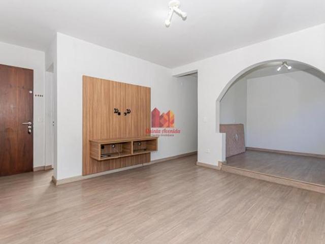 Apartamento todo reformado no Cabral à venda!