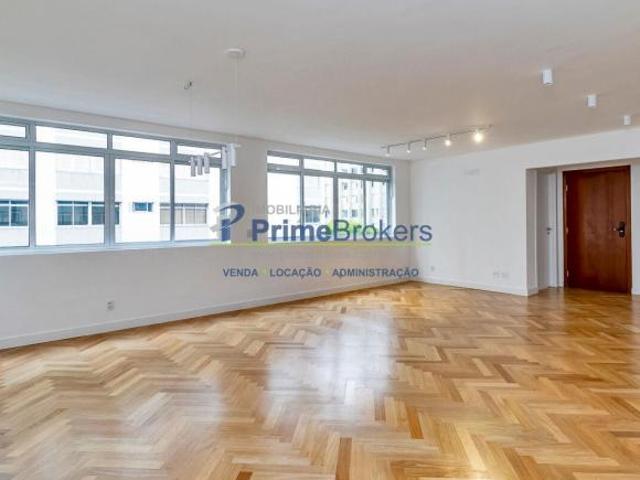 Apartamento total Reformado Andar Médio Com 2 Suítes Parte do Jardim Paulista SP