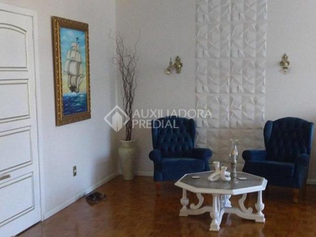 Apartamento totalmente mobiliado