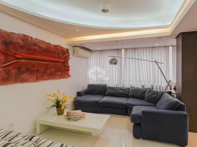 Apartamento totalmente mobiliado, com 147 m² privativos, 3 dormitórios 1 suíte e 2 vagas individua