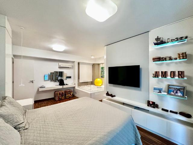 Apartamento totalmente mobiliado com varanda no Leblon