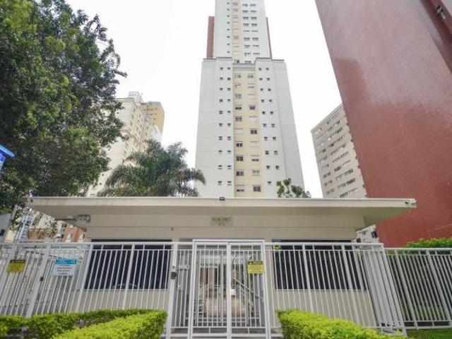 Apartamento totalmente mobiliado e equipado em andar alto no Bairro Água Verde
