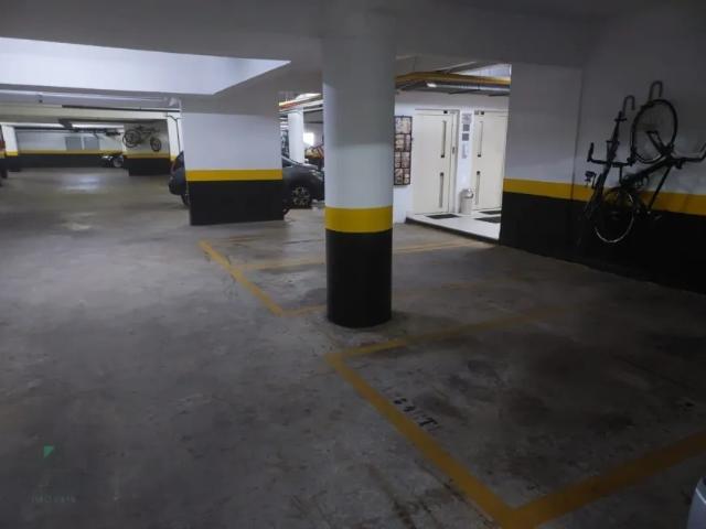 Apartamento totalmente reformado 75m² 2 Quartos à Venda Moema