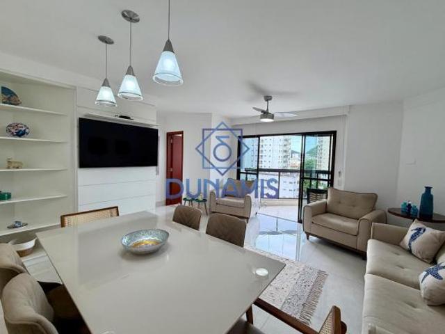 APARTAMENTO TOTALMENTE REFORMADO À VENDA NA PRAIA DAS ASTÚRIAS COM LAZER