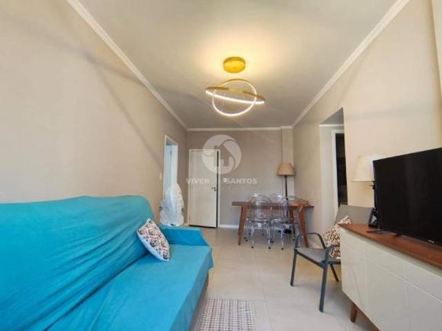 Apartamento totalmente reformado à venda na quadra do praia no bairro Aparecida