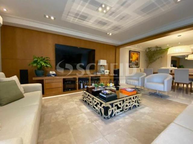 Apartamento Totalmente Reformado à Venda no Alto da Boa Vista 350m2 4 suítes, 3 vagas