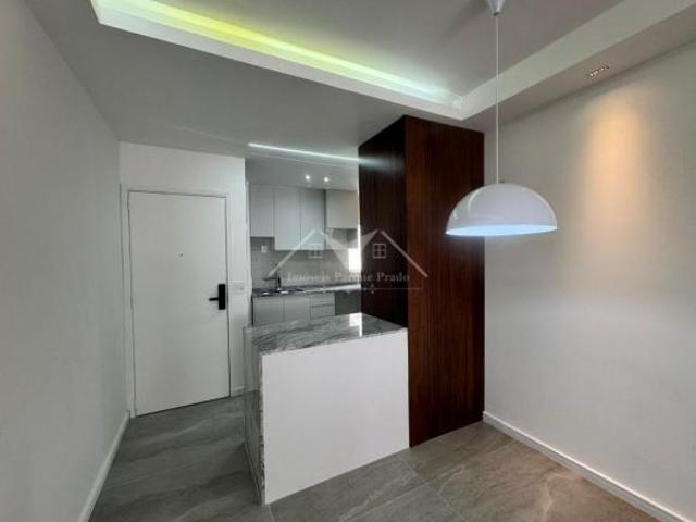 Apartamento totalmente reformado à Venda no Cambuí