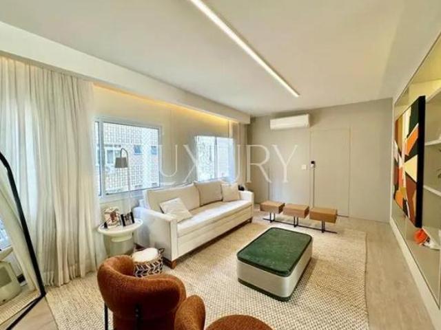 Apartamento totalmente reformado à venda no Itaim Bibi – 117 m² | 3 dormitórios | Edifício neoclássi
