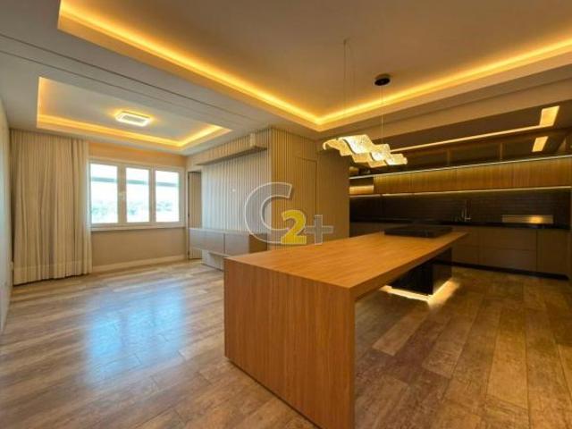 APARTAMENTO TOTALMENTE REFORMADO CENTRO 3 DORMS 2 SUITES VAGA