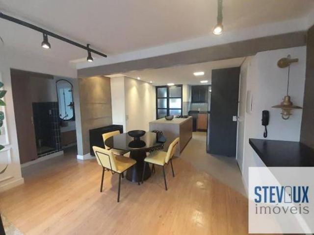 Apartamento totalmente reformado com 2 suítes e cozinha americana Está locado, Venda com renda