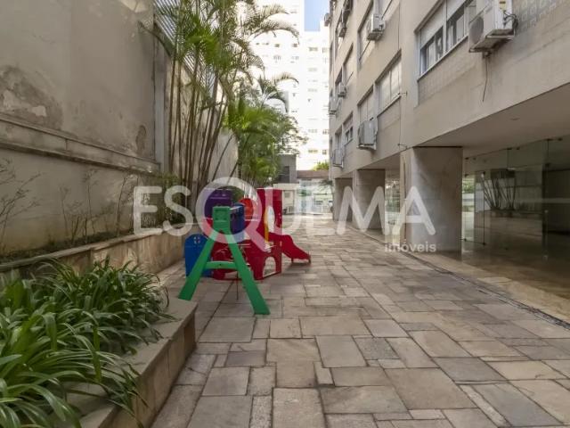 Apartamento totalmente reformado e em andar alto