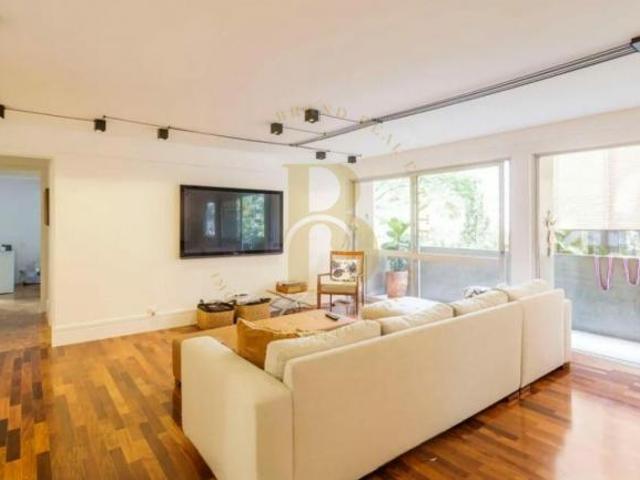 Apartamento totalmente reformado em Moema Pássaros com 130 m² 2 dormitórios 1 vaga