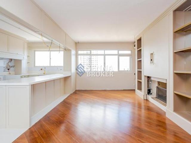 Apartamento totalmente reformado no Bigorrilho 4 Dormitórios 3 Vagas