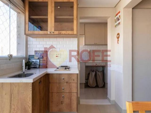 Apartamento totalmente reformado no Jardim Prudência com 2 vagas de garagem