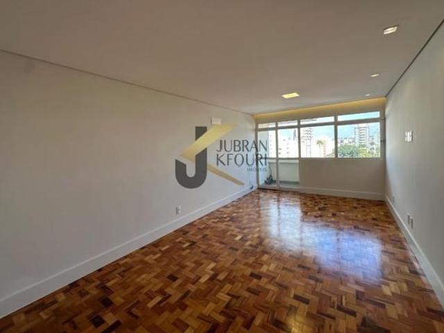 Apartamento totalmente repaginado à venda no eixo Cambuí Centro, Campinas, com 3 dormitórios e garag