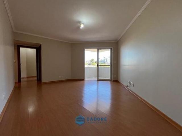 Apartamento três dormitórios a venda São Pelegrino