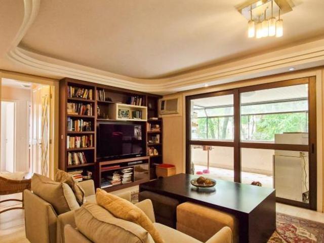 APARTAMENTO TRES DORMITORIOS E DUAS VAGAS MARQUES DO POMBAL