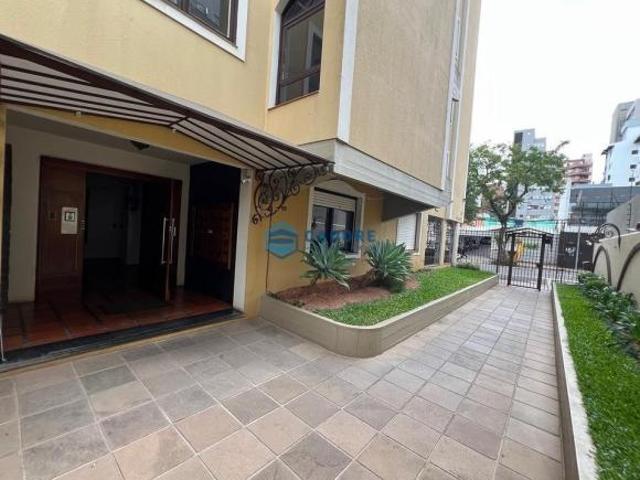 Apartamento três dormitórios suite duas garagens
