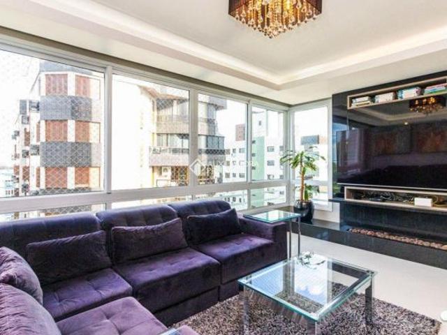 Apartamento três quartos com 105m² e três vagas no Petrópolis