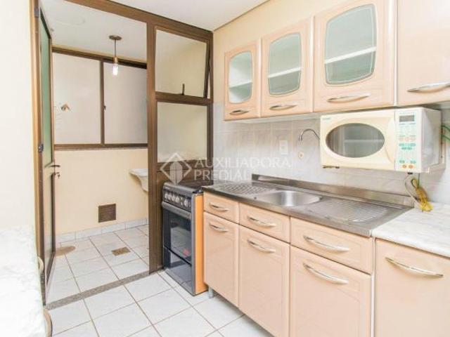 APARTAMENTO TRES QUARTOS E VAGA DE GARAGEM