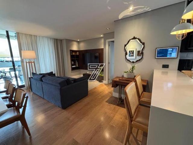 Apartamento três quartos no Água verde