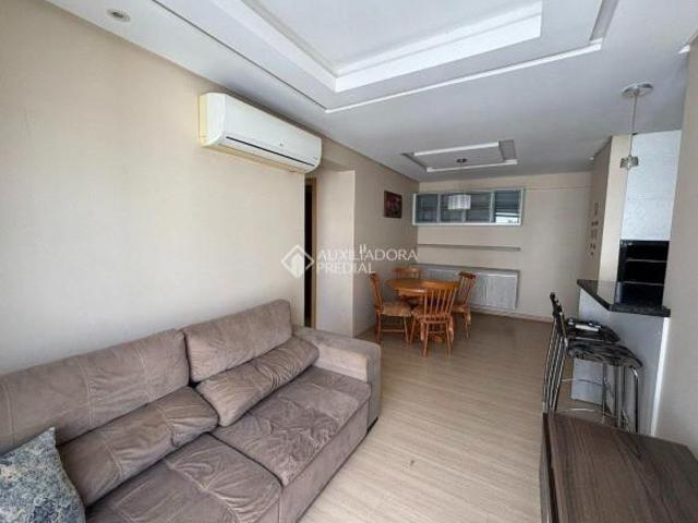 Apartamento três quartos no Altos do Pinheiro