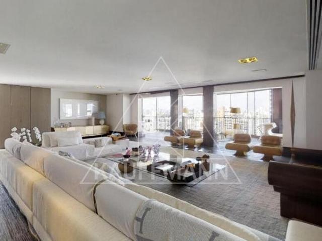 Cobertura de 630 m² útil com 4 Suítes na Vila Nova Conceição á venda