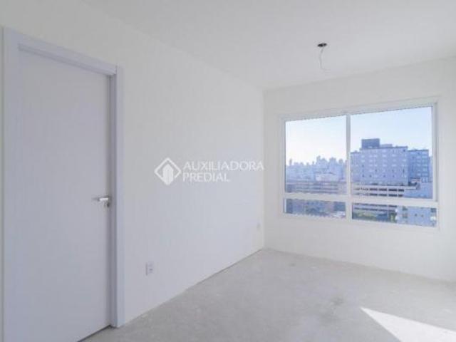 APARTAMENTO ÚILTIMO ANDAR, 1 QUARTO, 1 VAGA NO MOINHOS DE VENTO