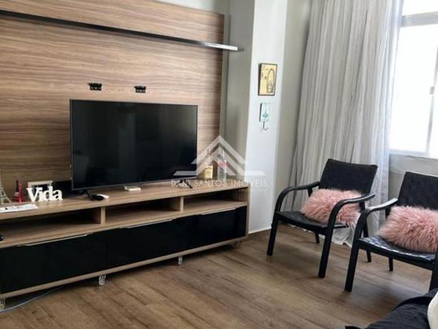 Apartamento um dormitório na quadra da praia