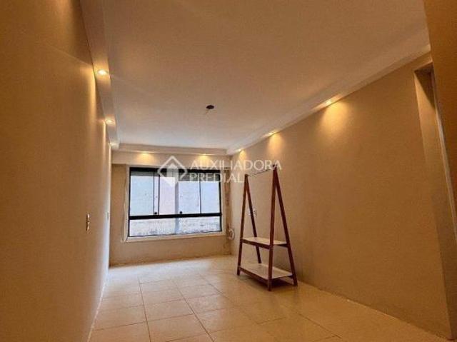 Apartamento um dormitório no bairro Praia de Belas lado ao Foro