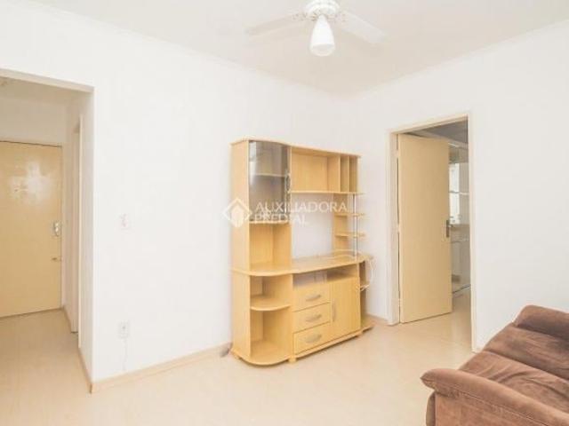 APARTAMENTO: Um dormitório semi mobiliado