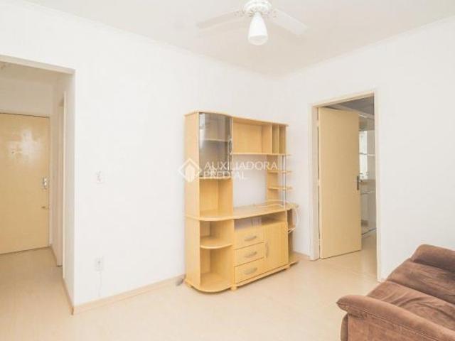 APARTAMENTO: Um dormitório semi mobiliado