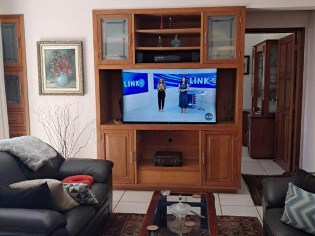 APARTAMENTO ÚNICO COM 197MTS² COM 03 QUARTOS A VENDA NA PRAIA DO ITAGÚA EM UBATUBA