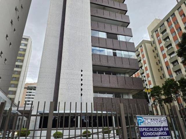 Apartamento único, com 225 m² área útil